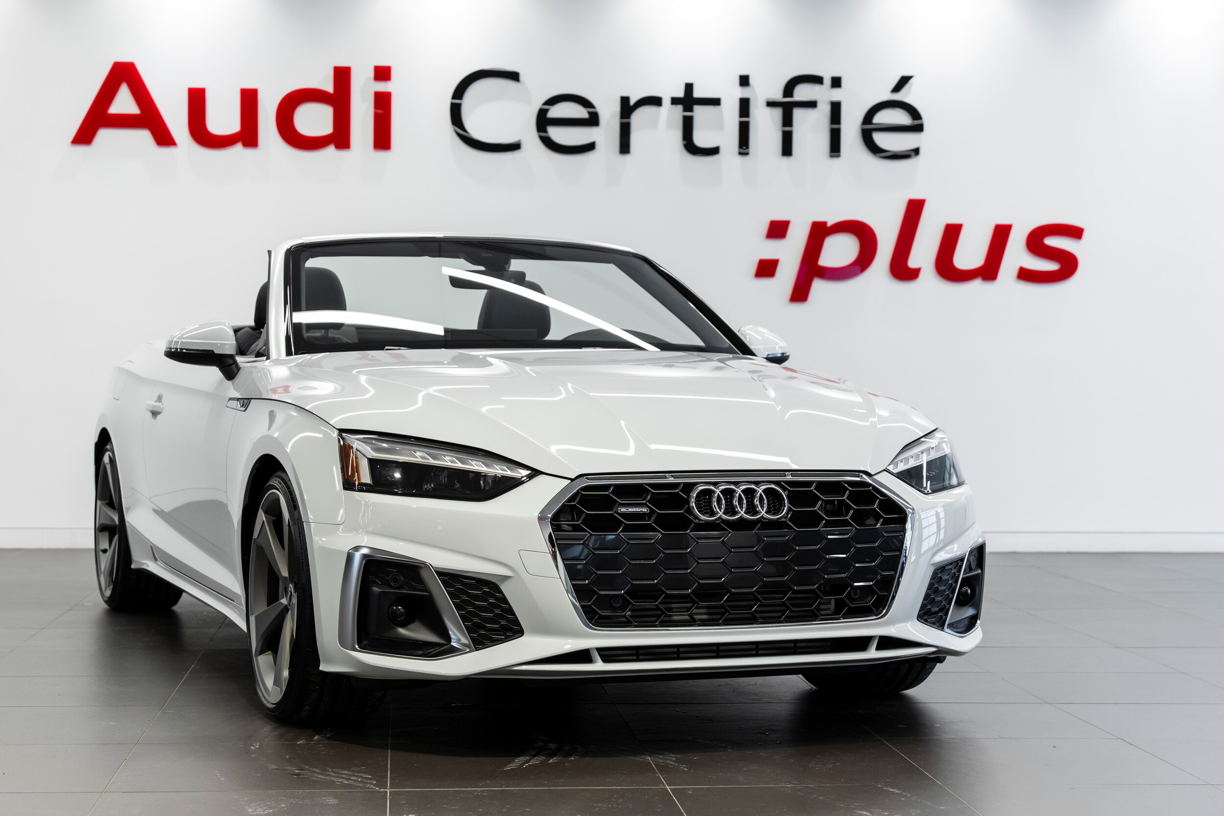 Used 2024 Audi A5 with 35 km for sale at Otogo