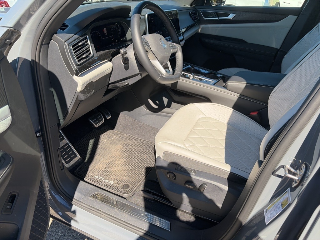 Used 2025 Volkswagen Atlas Cross Sport For Sale at Audi Naples | VIN ...