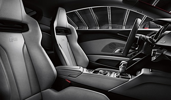 2018 R8 RWS | Audi Queens