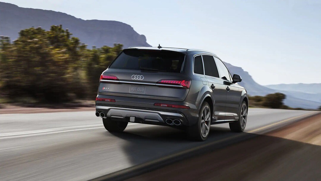 Audi SQ7 2023 vs BMW X5 M50i 2022 | Audi Ste-Foy