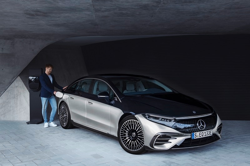 First Look 2022 Mercedes Benz EQS Sedan AutoNation Drive
