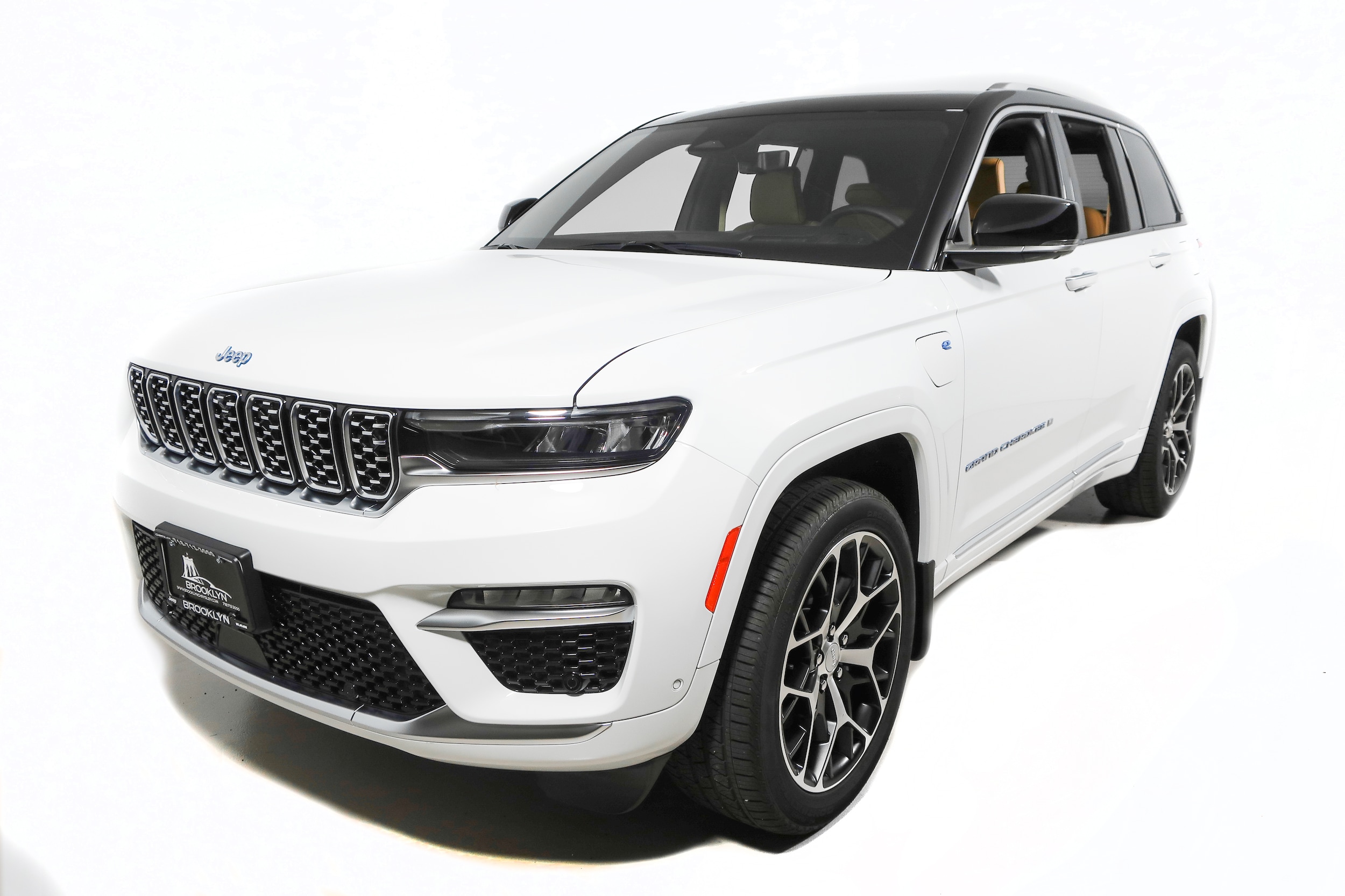 2022 Jeep Grand Cherokee White