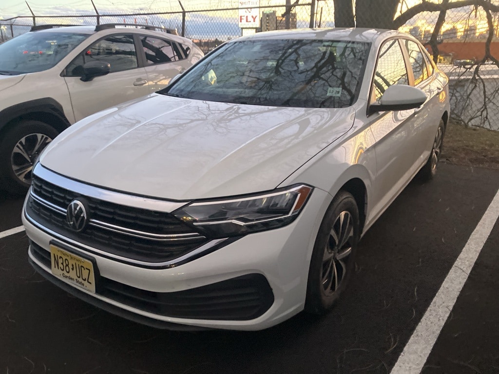 Used 2024 Volkswagen Jetta For Sale at AVIS Car Sales | VIN ...