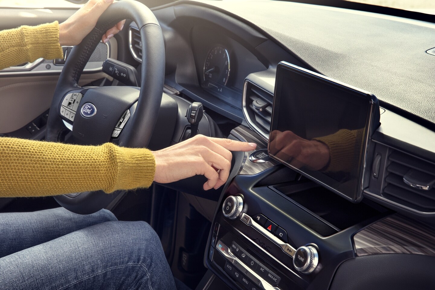 New Ford Explorer Model Review | Bob Lowth Ford