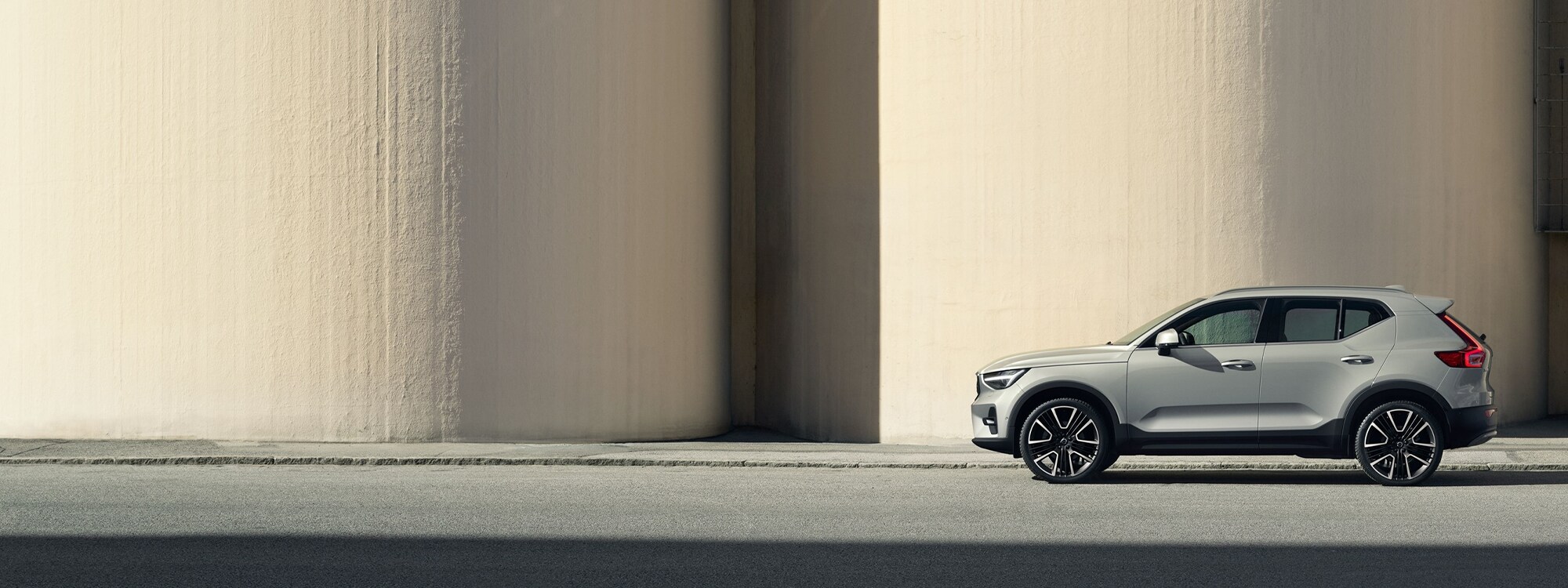 New Volvo XC40 in Miami FL | Bomnin Volvo Cars Dadeland