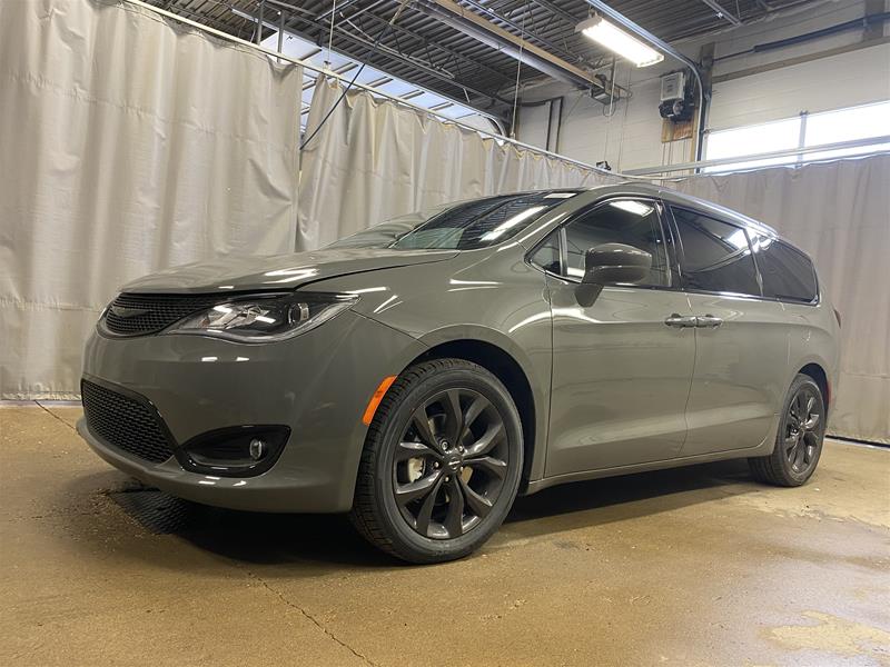 New & Used Car Dealerships Leduc, AB | Leduc Chrysler