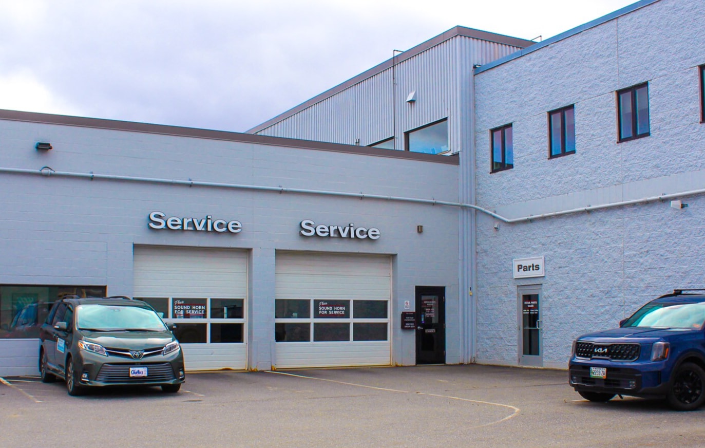 Service Center | Charlie's Motor Mall