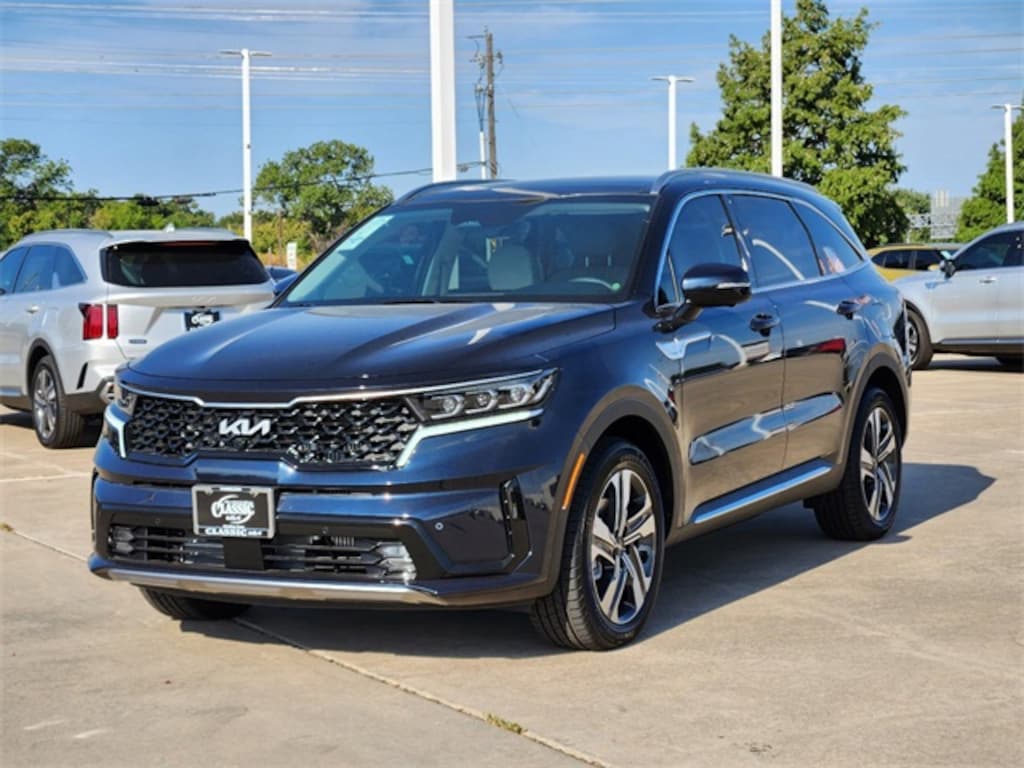 Used 2023 Kia Sorento Plug-In Hybrid For Sale at Classic Kia Carrollton | VIN: KNDRMDLHXP5205908