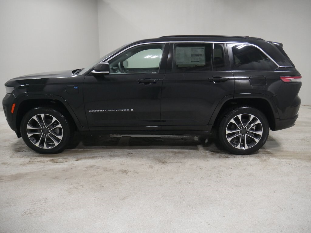 New 2024 Jeep Grand Cherokee 4xe OVERLAND Fargo ND | Serving West Fargo ...