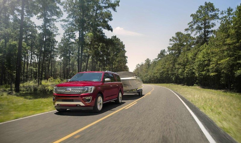 2018 Ford Expedition vs. Chevy Suburban | Large SUV Comparison