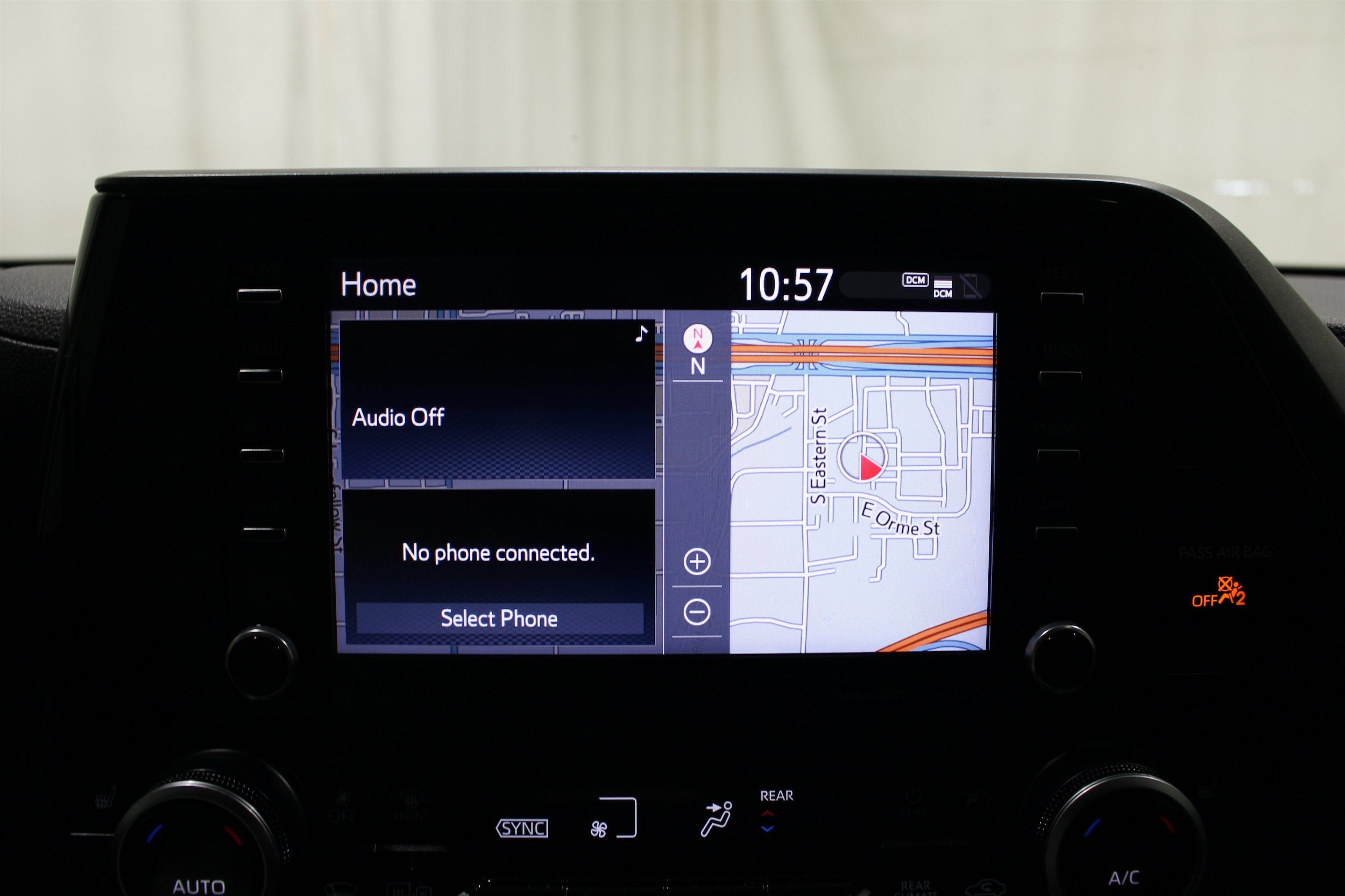 2020 Toyota Highlander XLE | CarEdge | CarEdge