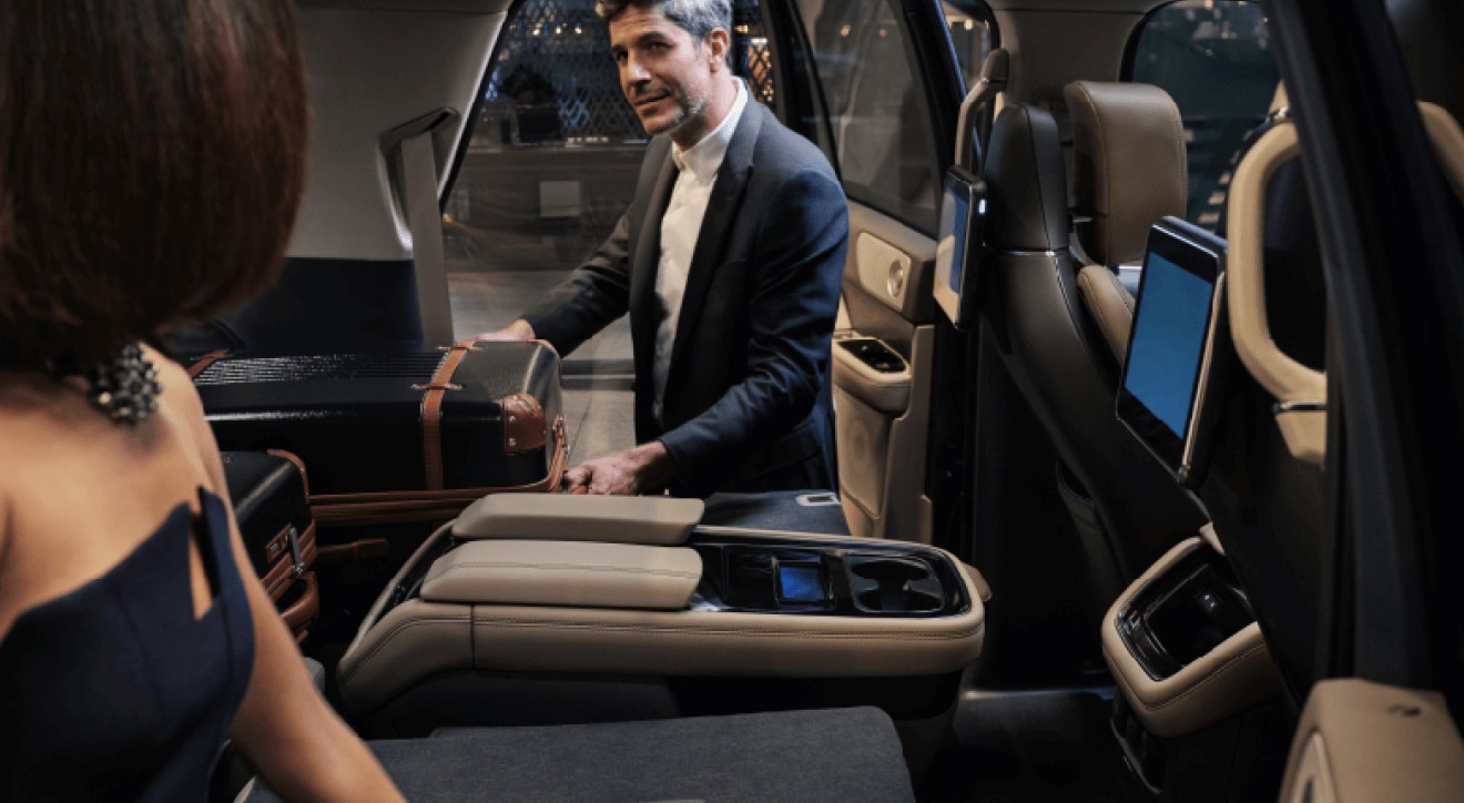 Learn About the Great Lincoln Navigator Interior | Fiesta Lincoln in ...