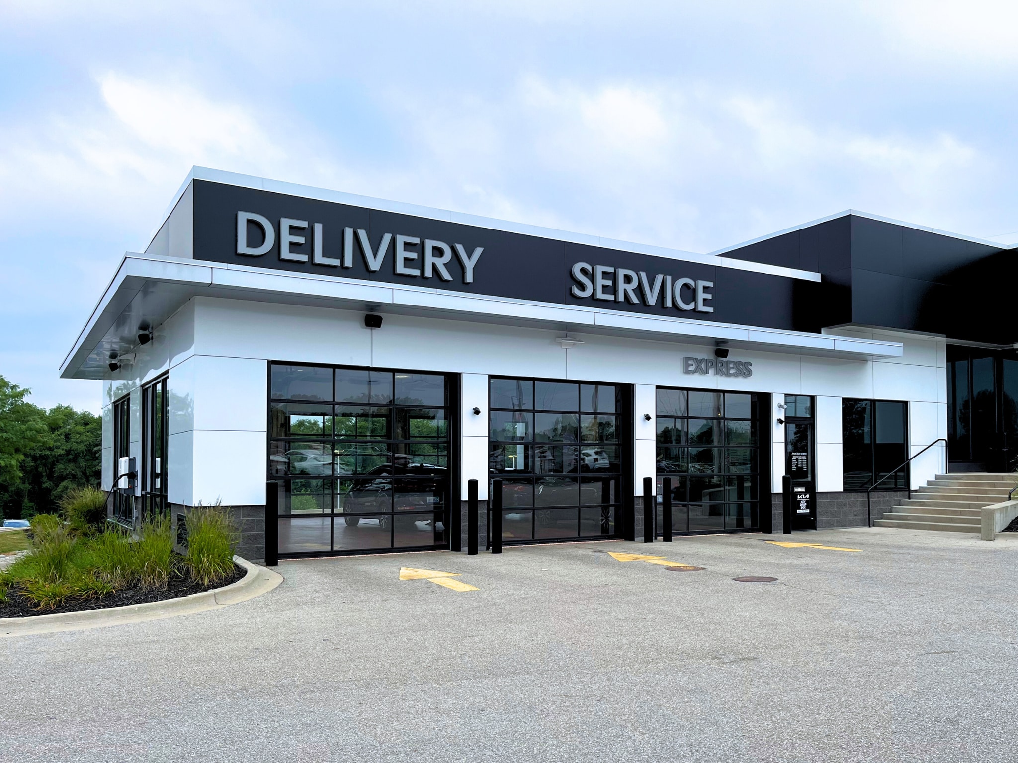 Fox Kia North | New & Used Vehicles | Plainfield Ave NE