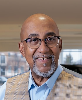 Meet Our Staff | Jaguar Novi