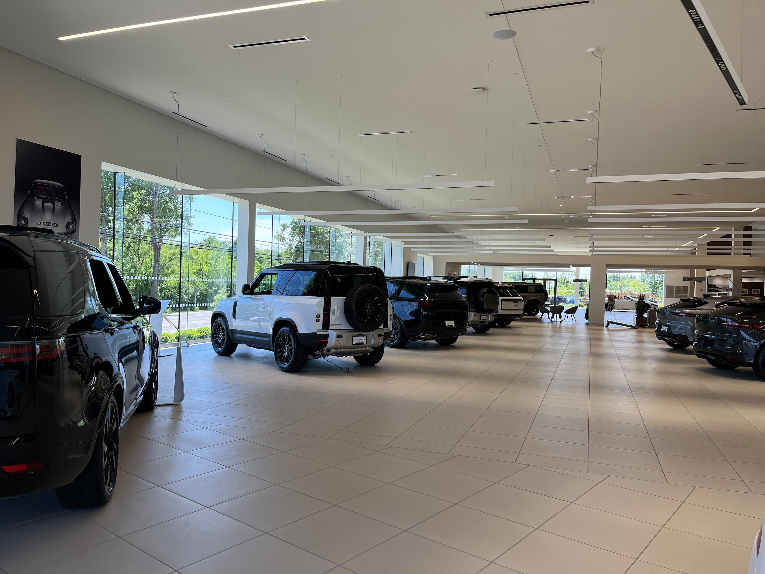 Land Rover Novi | New Luxury SUVs & Used Cars | Southeast MI