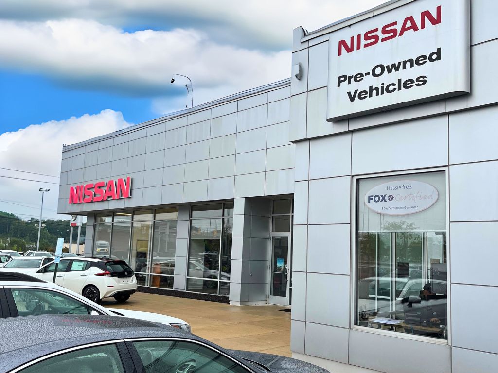 Nissan & Used Car Dealer Grand Rapids, MI - Fox Nissan