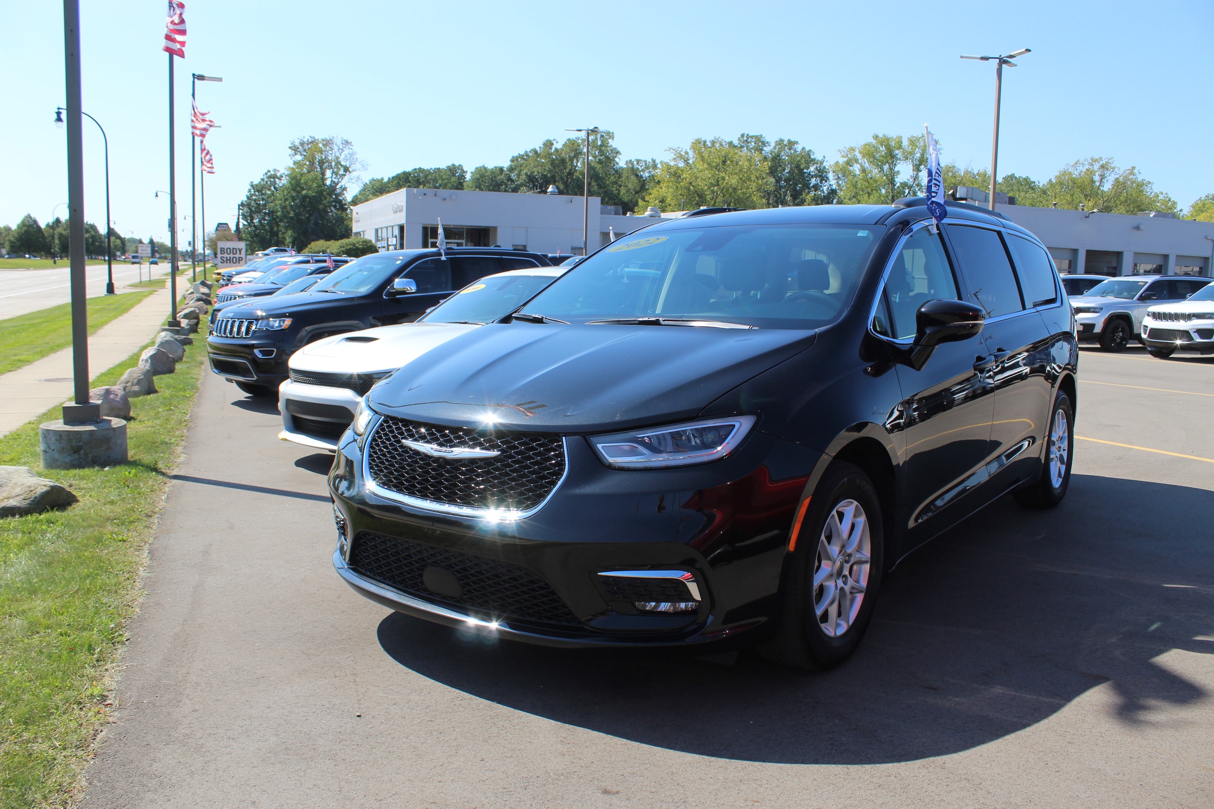 CDJR Dealership in Taylor, MI - Fox CDJR Taylor