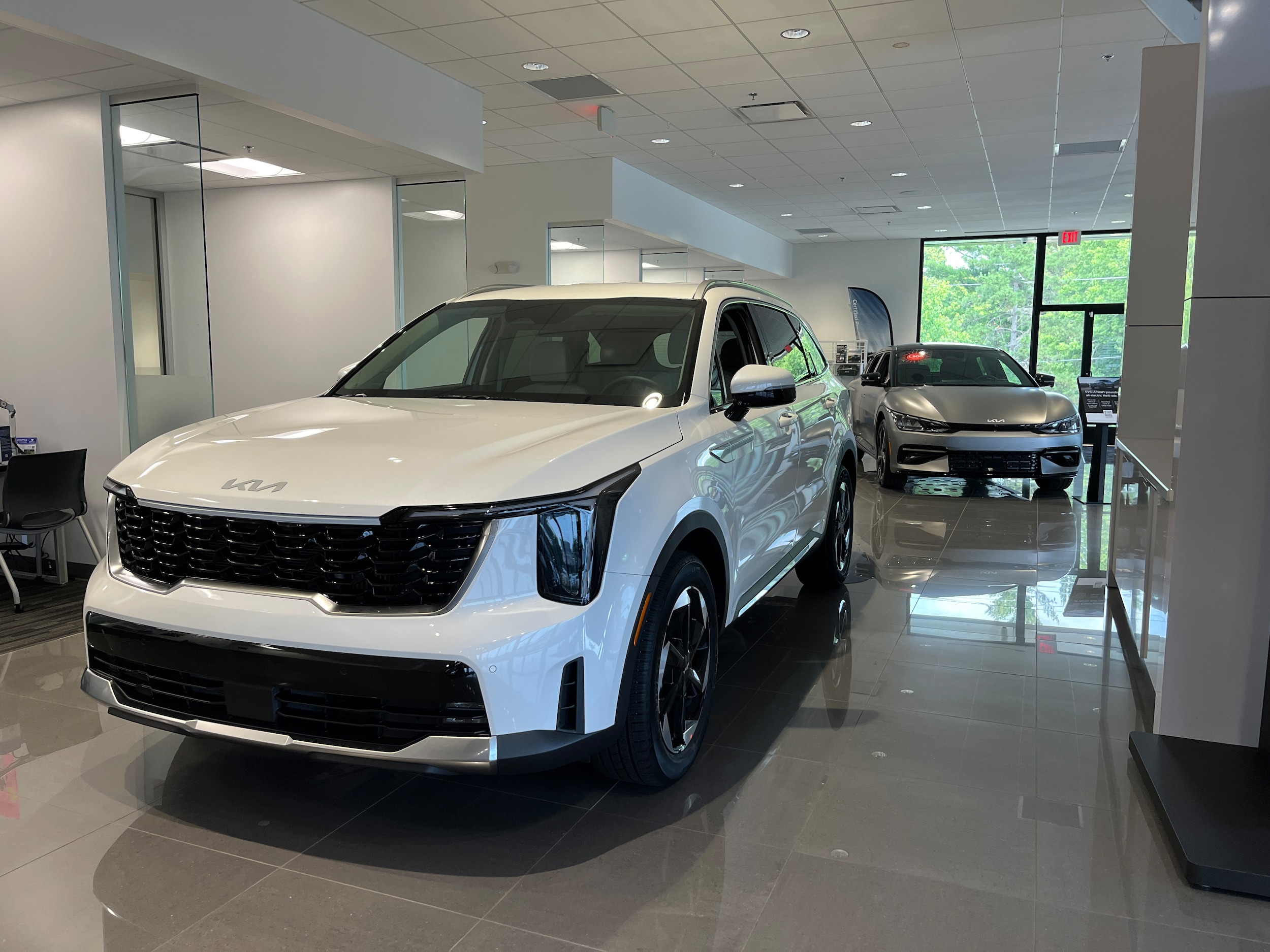 Fox Kia North | New & Used Vehicles | Plainfield Ave NE