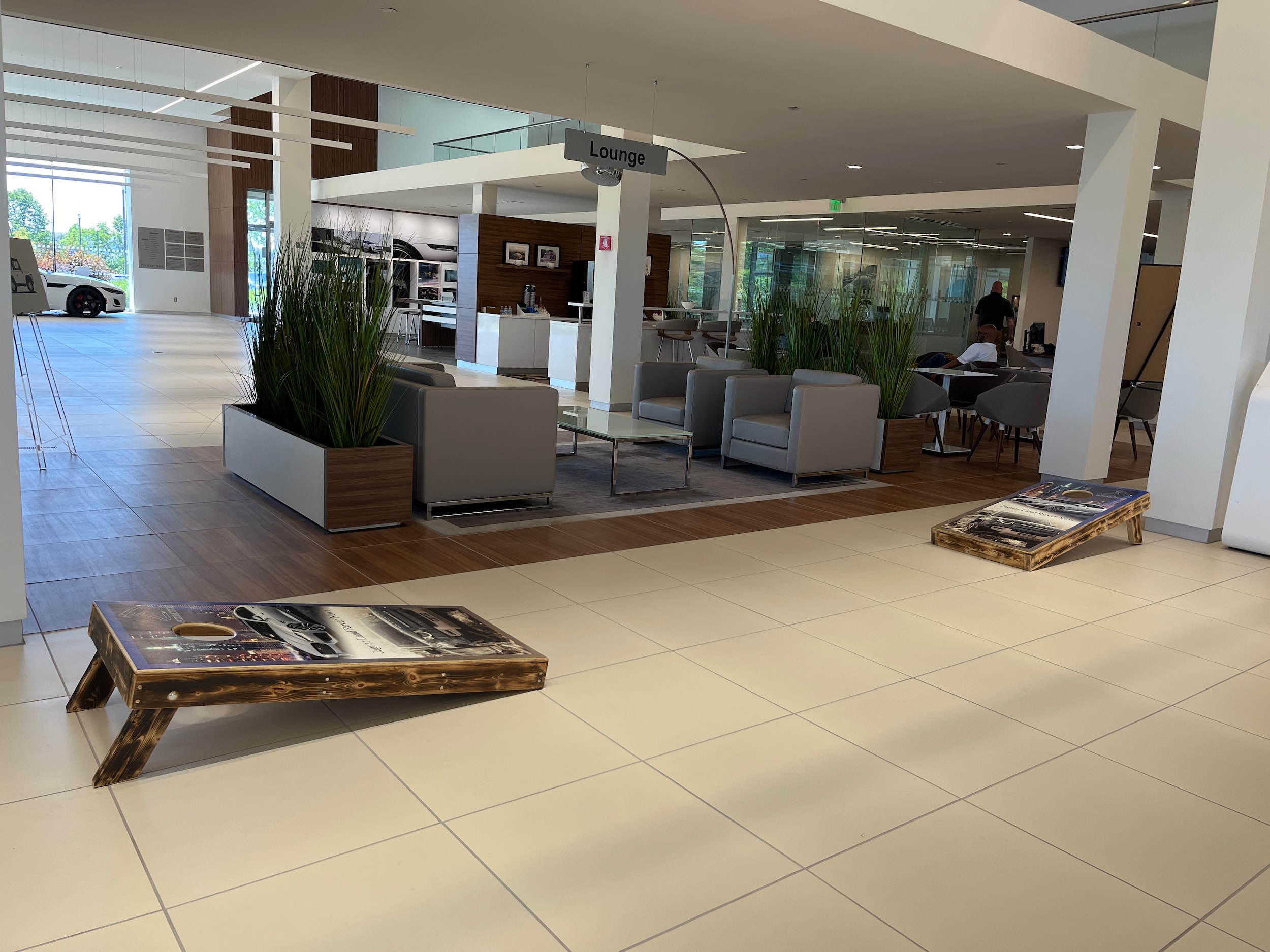 Jaguar Novi | New & Used Jaguar Dealership Near Detroit & Waterford, MI