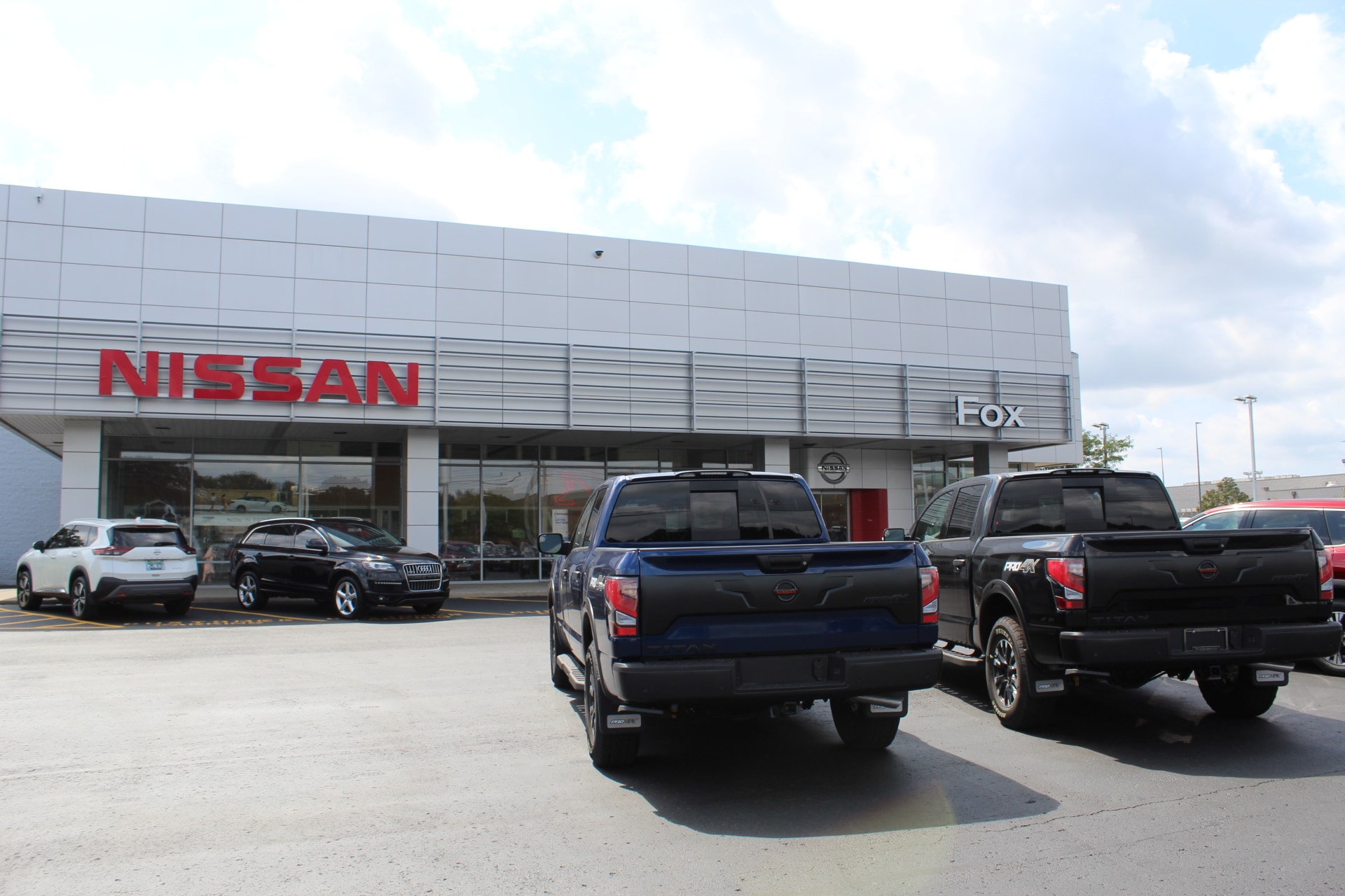 Nissan & Used Car Dealer Grand Rapids, MI - Fox Nissan