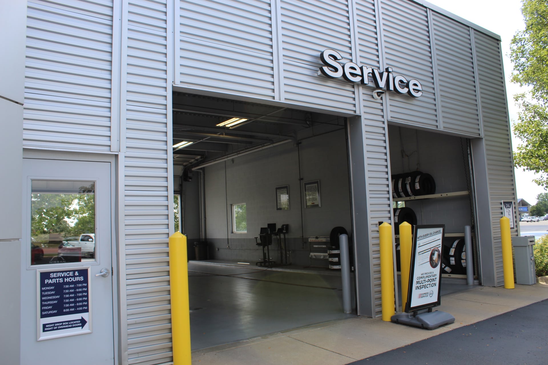 Nissan & Used Car Dealer Grand Rapids, MI - Fox Nissan