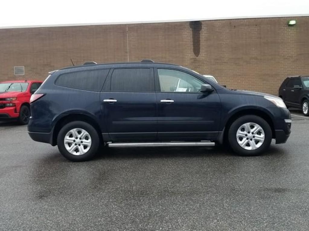 2017 Used Chevrolet Traverse LS For Sale in Cleveland, OH | S49501T