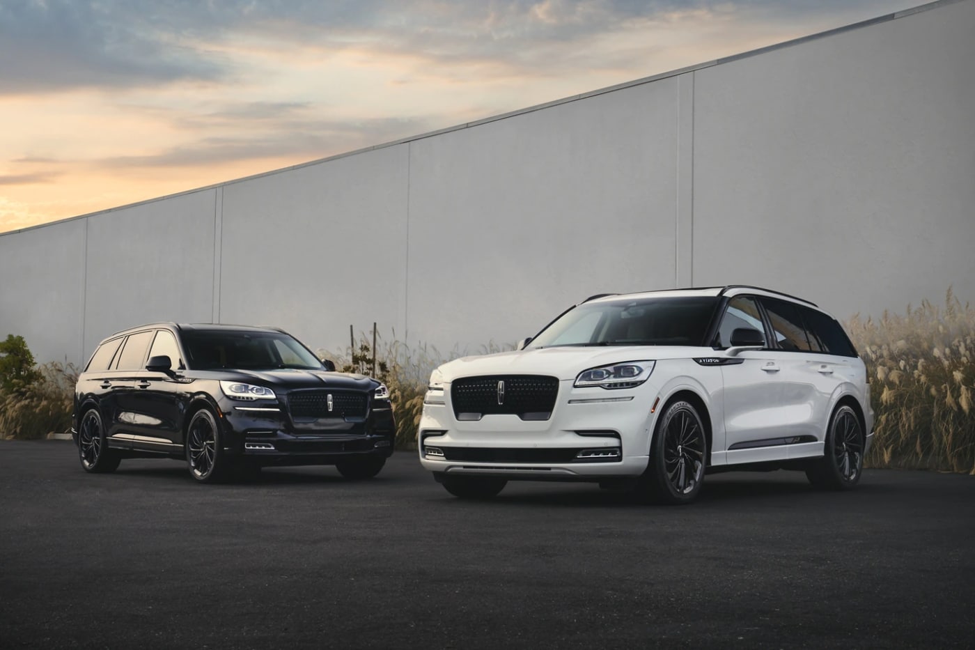 2023 Lincoln Aviator vs. 2023 Lincoln Navigator | Compare Large Lincoln ...