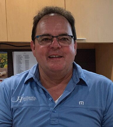 MEET OUR TEAM | Hallada Chevrolet