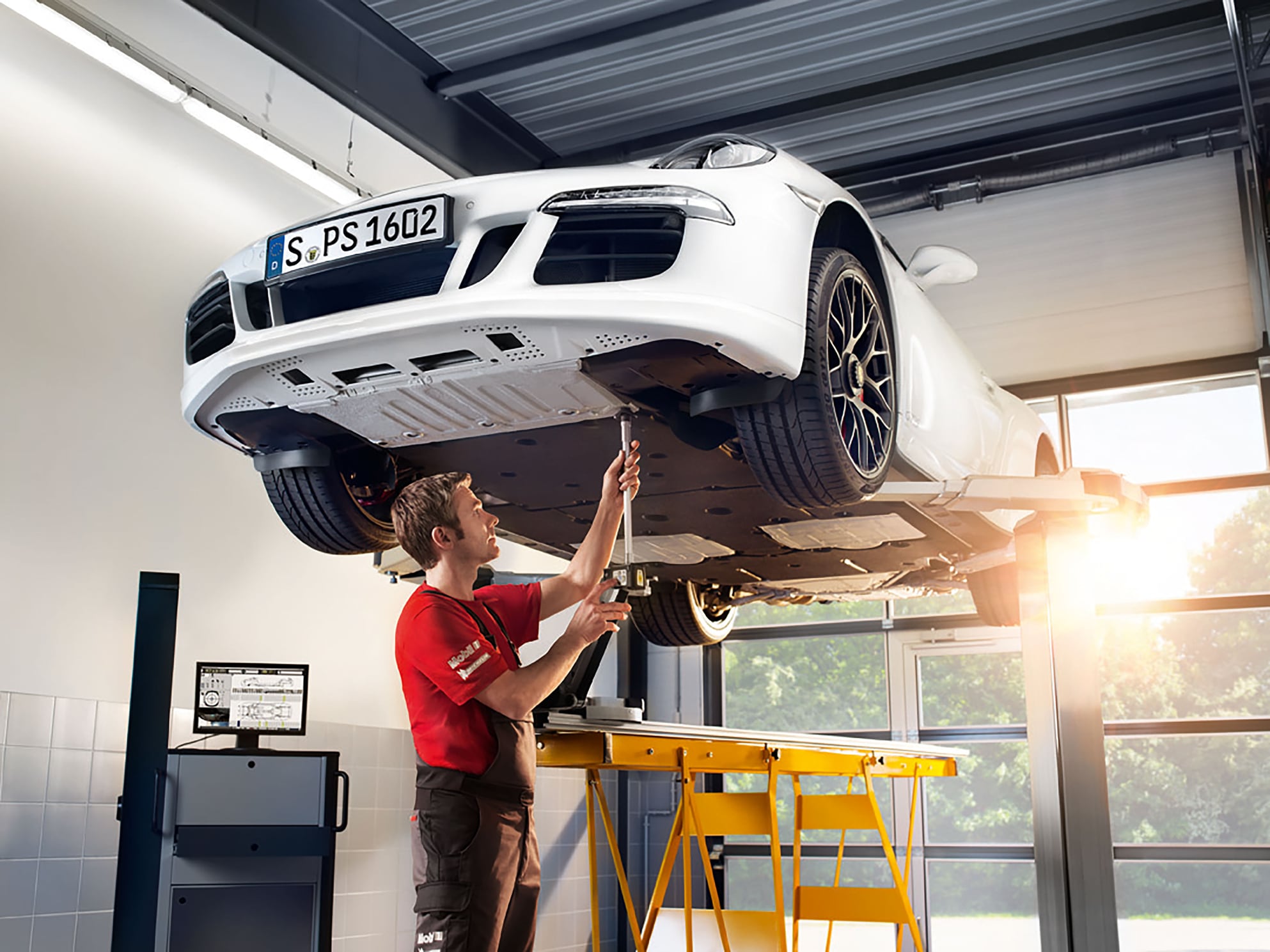 Porsche Burlington | Porsche Sales & Service in Burlington, MA