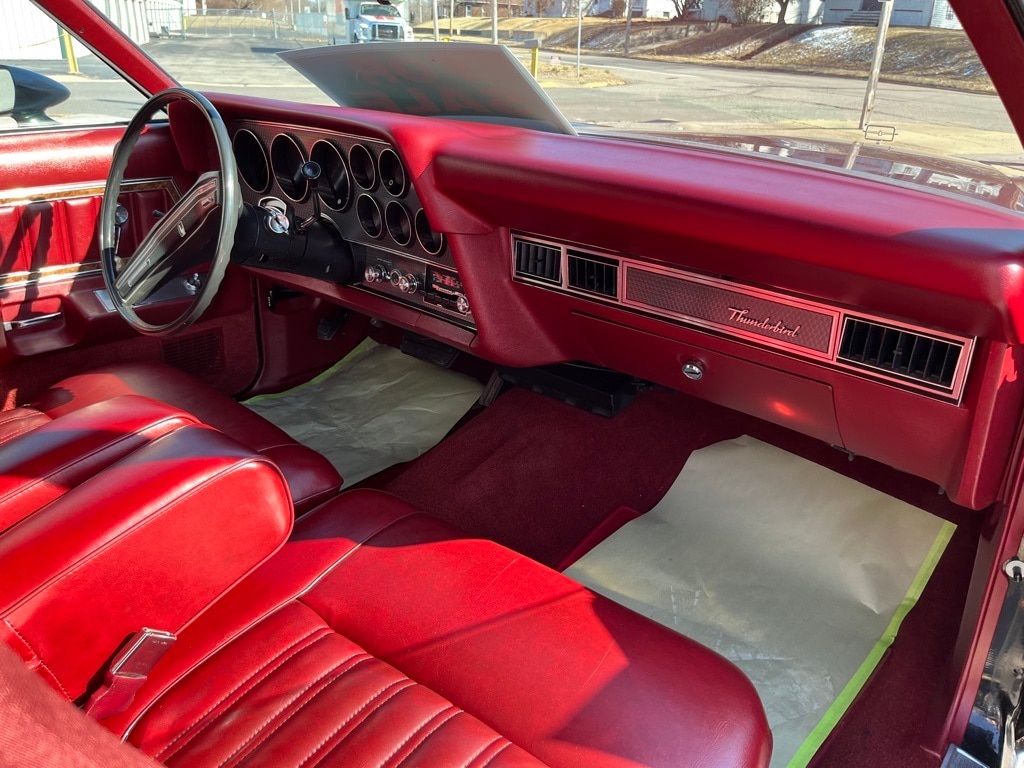 1977 Used Ford Thunderbird For Sale | Nashville IL | 7H237399 1977 Used Ford Thunderbird For Sale | Nashville IL | 7H237399