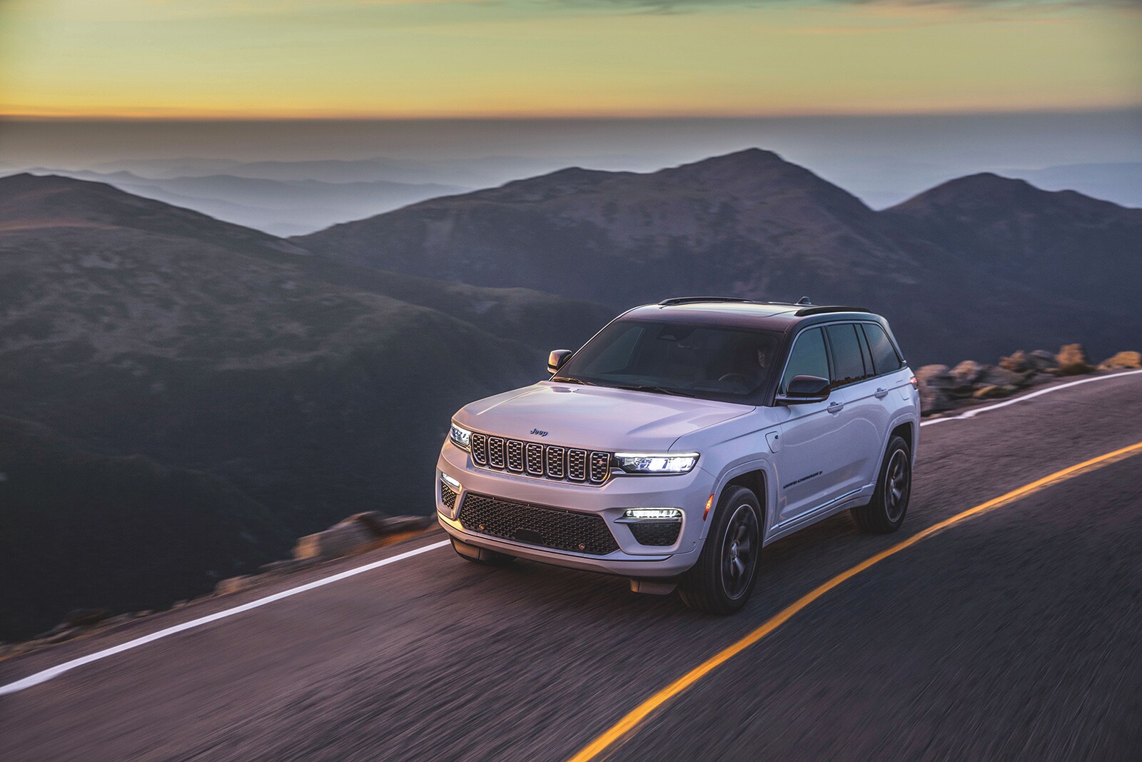 The 2024 Jeep Grand Cherokee: Upgraded Interior and Color Selections ...