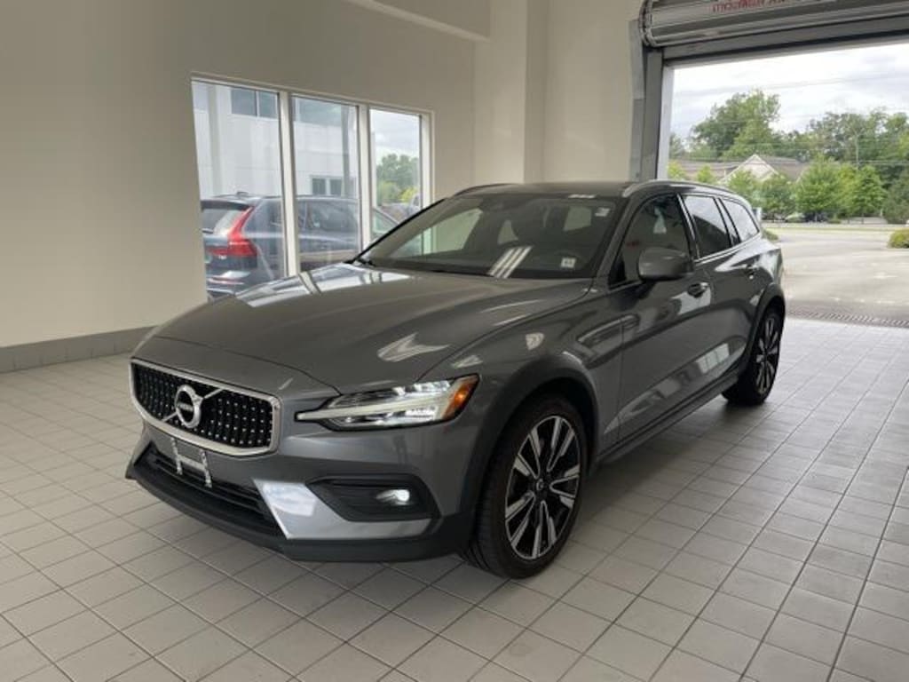 Used 2021 Volvo V60 Cross Country For Sale at Volvo Cars White Plains ...