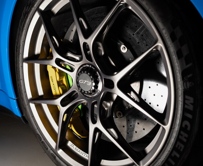 Porsche 911 (992) GT3 Manthey Racing Performance-Kit | Isringhausen Imports