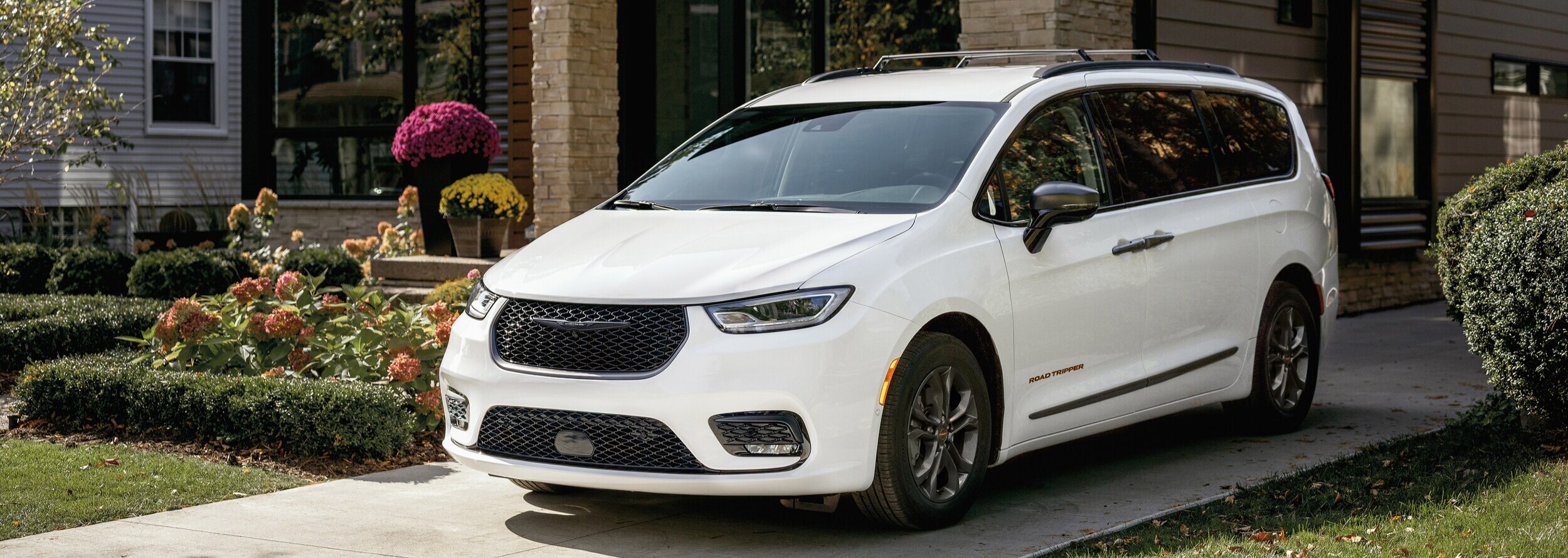Buy the New Chrysler Pacifica in Le Mars, IA | Jensen Le Mars Chrysler ...