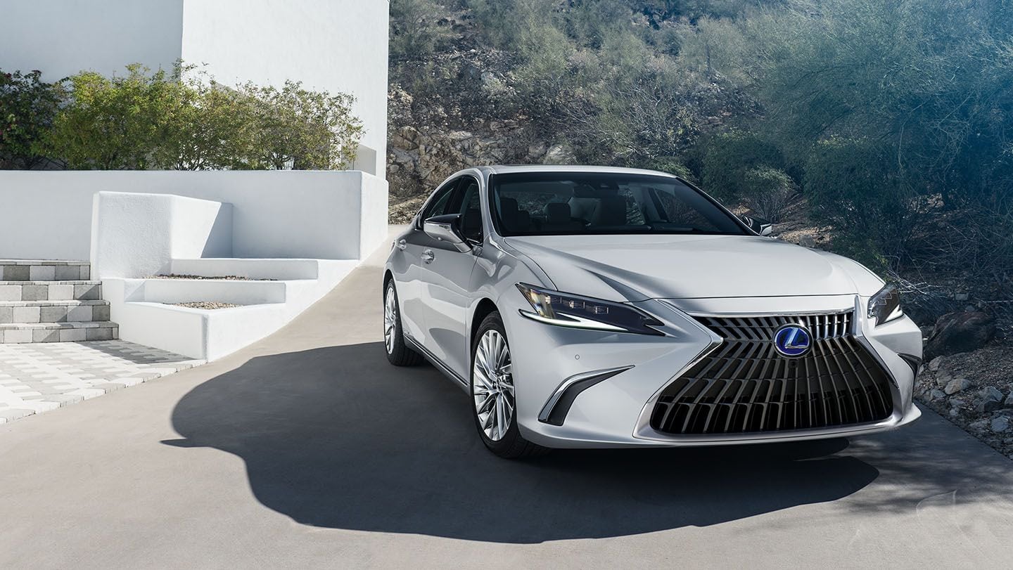 How to Understand Hybrid and EV Incentives | Lexus of Valencia