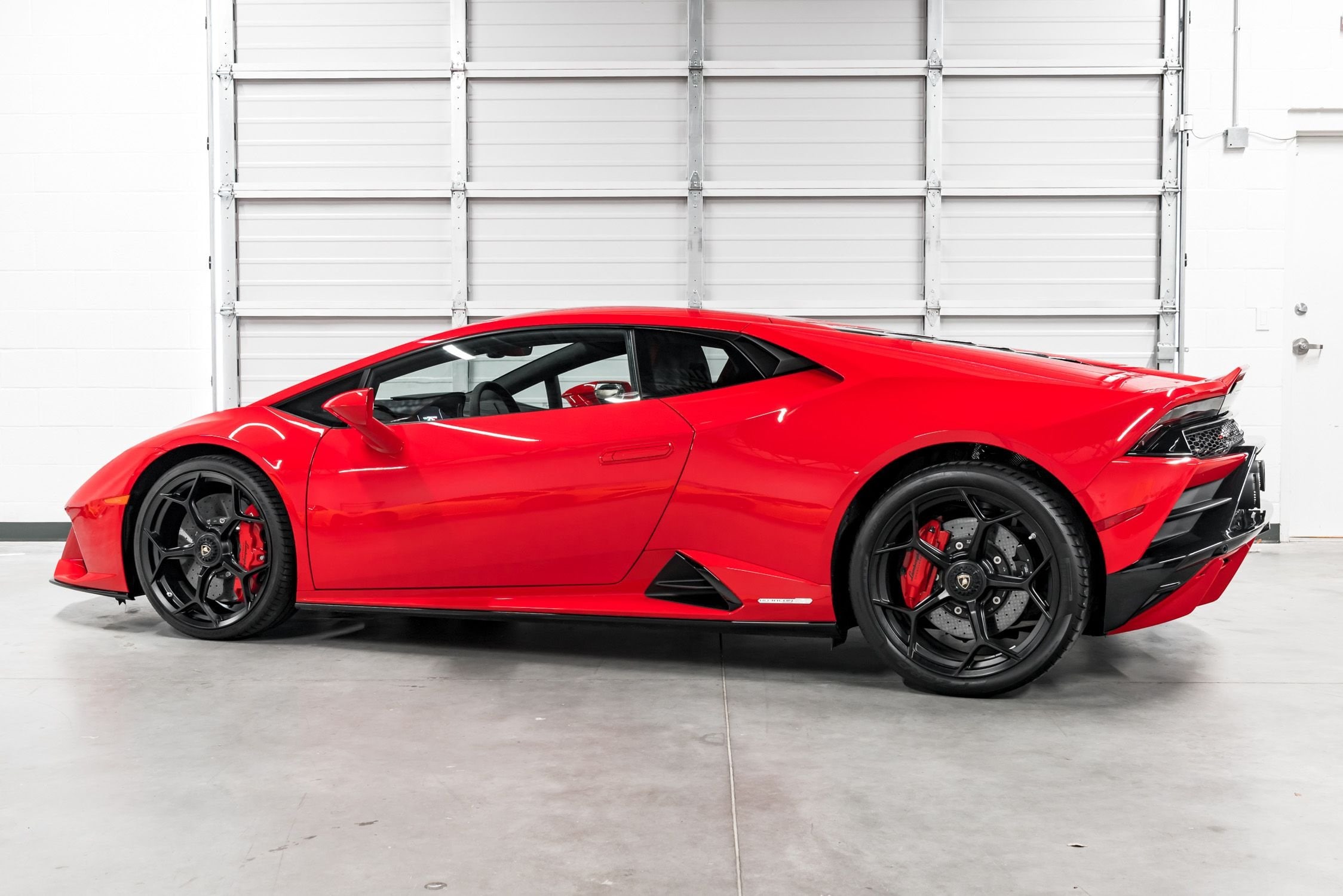 Lamborghini Huracan Black And Red