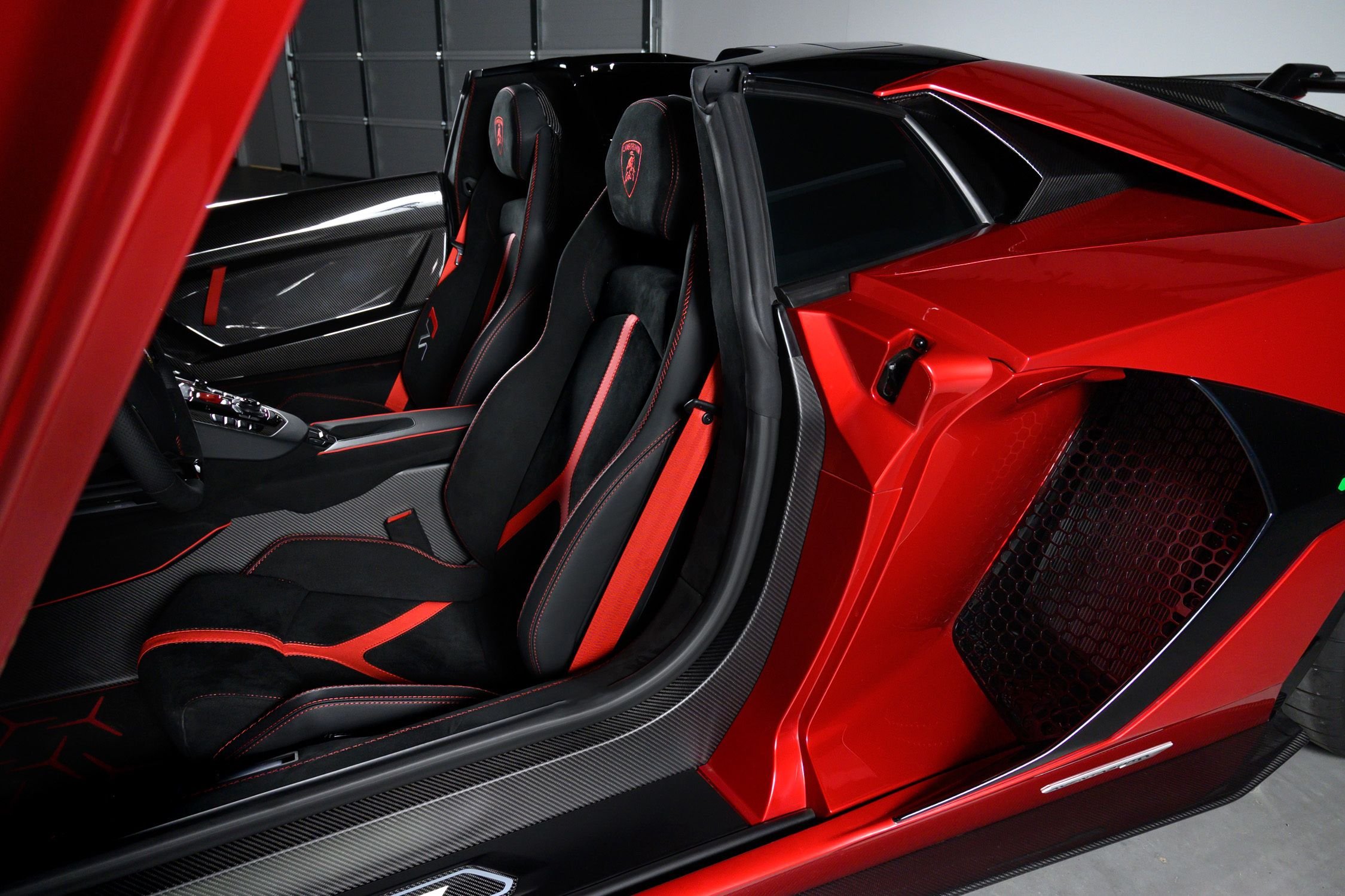 Lamborghini Veneno Roadster Interior