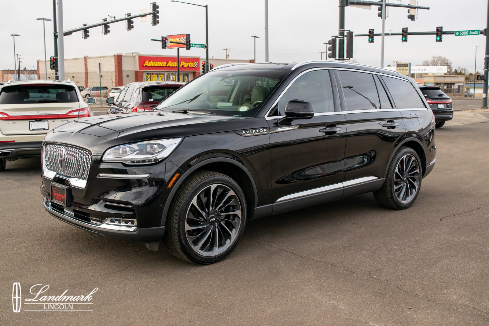 New and Used Lincoln Car Dealership located in Englewood CO | Landmark ...