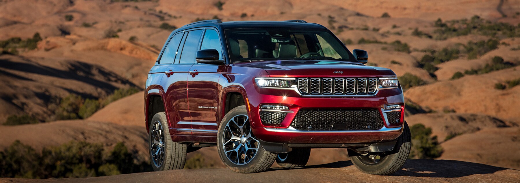 Experience the Latest Jeep SUV Technology | Larchmont Chrysler Jeep ...