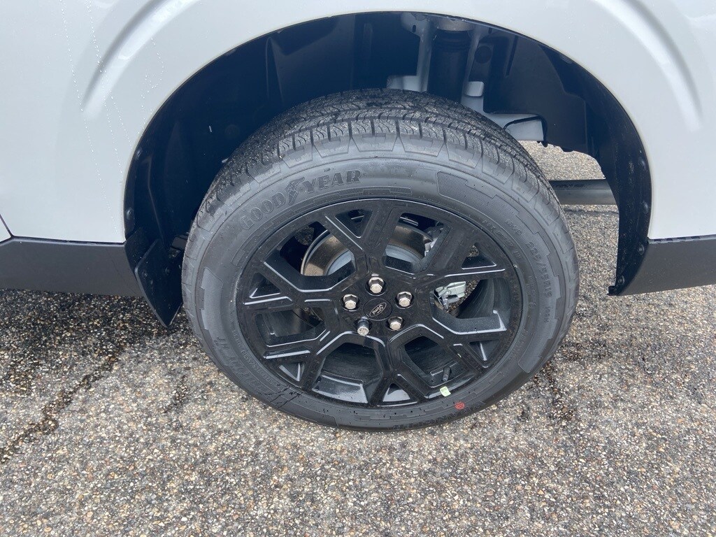 New 2025 Ford Maverick XLT in Oxford White VIN#3FTTW8JA6SRA95524 For ...