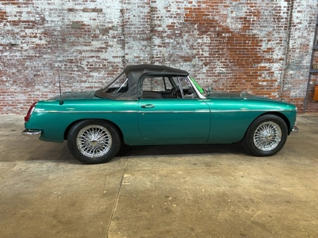 Used 1969 MG MGC For Sale at McGinty Motorcars | VIN: GCN1U4687C