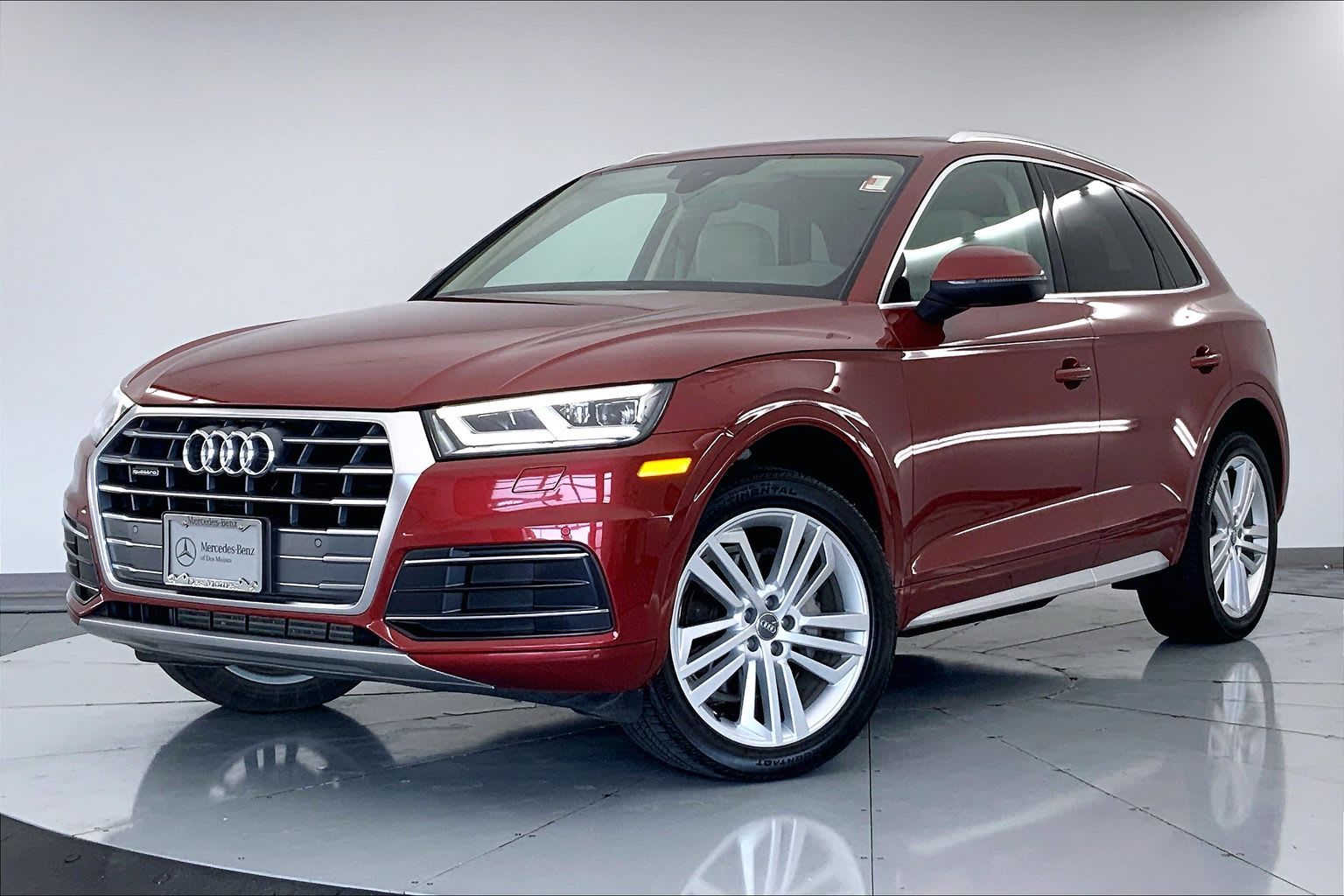 Red Audi Q5
