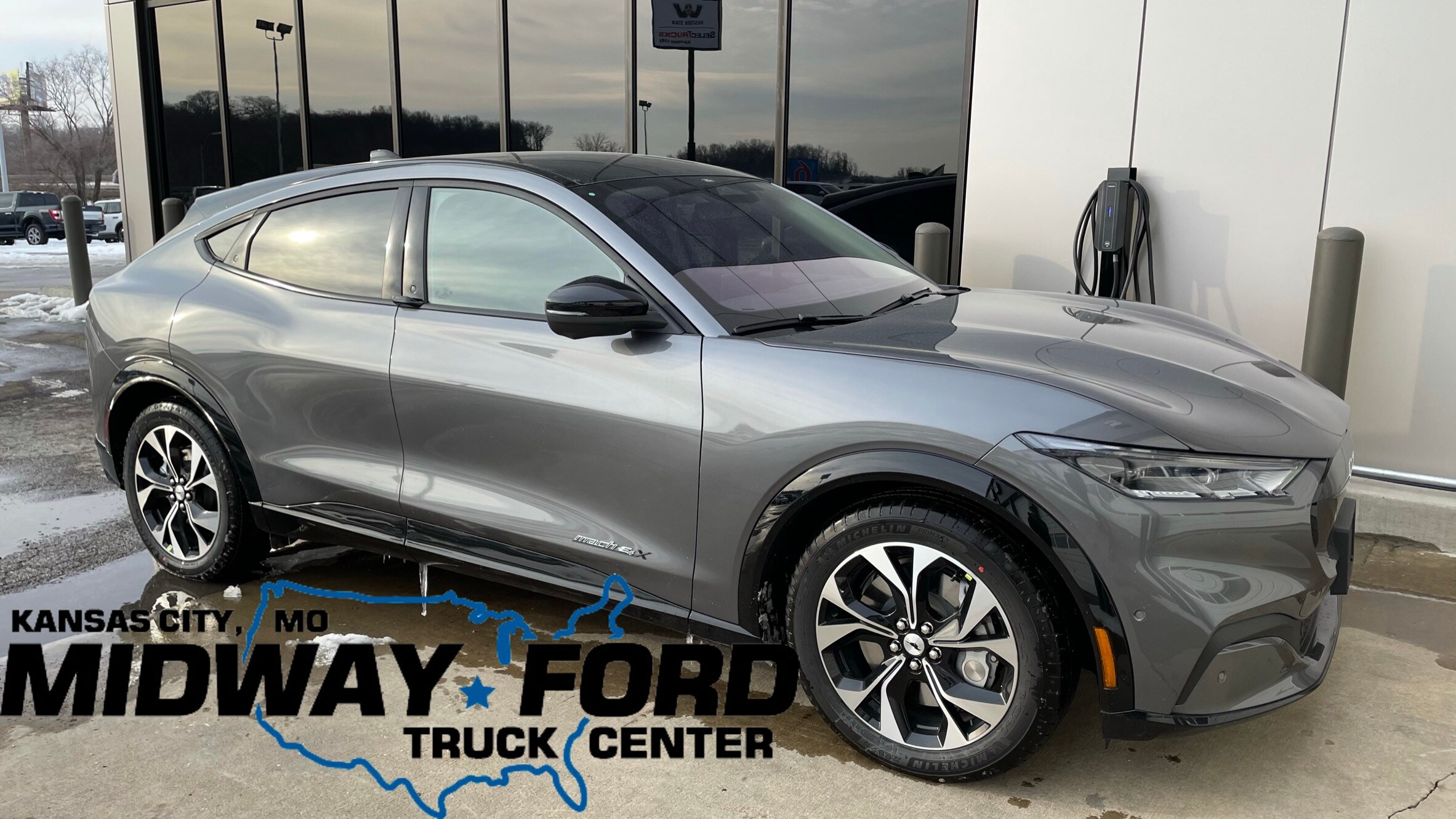 New Ford and Used Car Dealership | Midway Ford Truck Center, Kansas City,MO