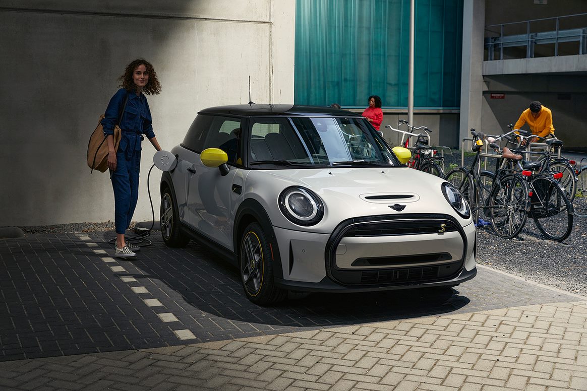 Top Features of the 2023 MINI Cooper SE Electric Hardtop 2 Door
