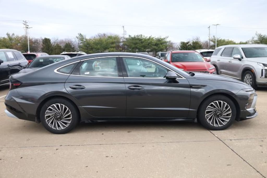Used 2024 Hyundai Sonata Hybrid For Sale at Ed Napleton Automotive ...