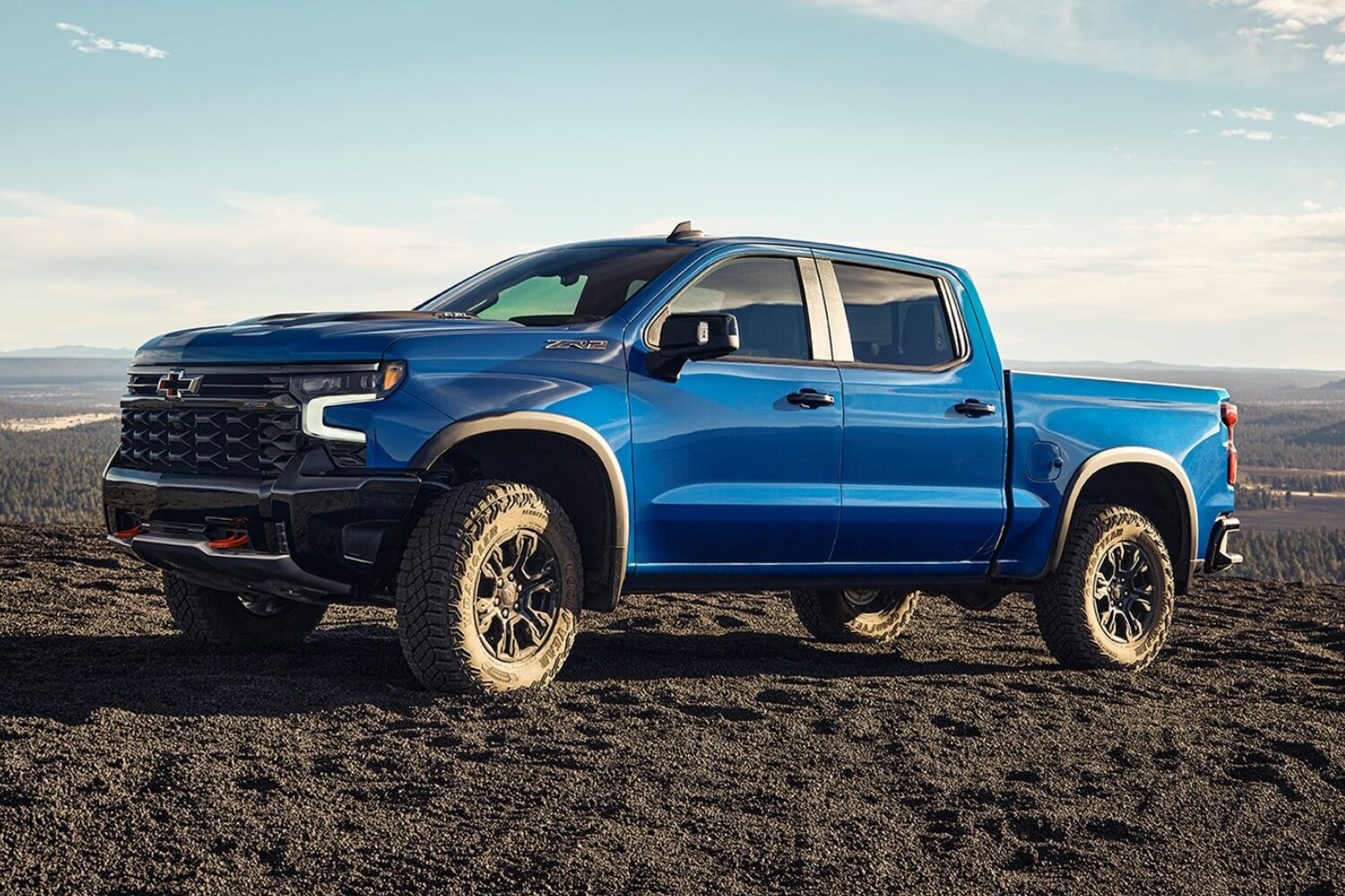 2023 GMC Sierra vs. 2023 Chevy Silverado 1500 Comparison - Review The ...