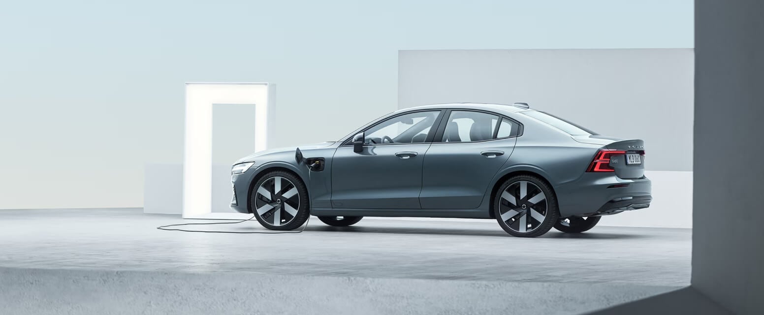 Volvo gas cars store
