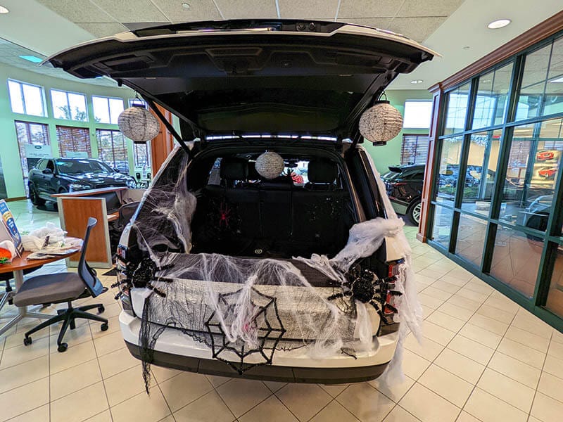 Decorate car for halloween store
