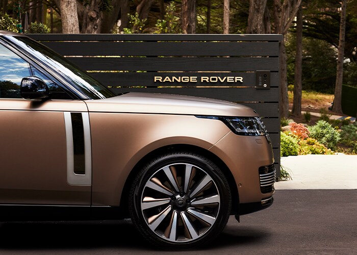 Rolls-Royce Cullinan Vs. Range Rover | Rolls-Royce Motor Cars Paramus