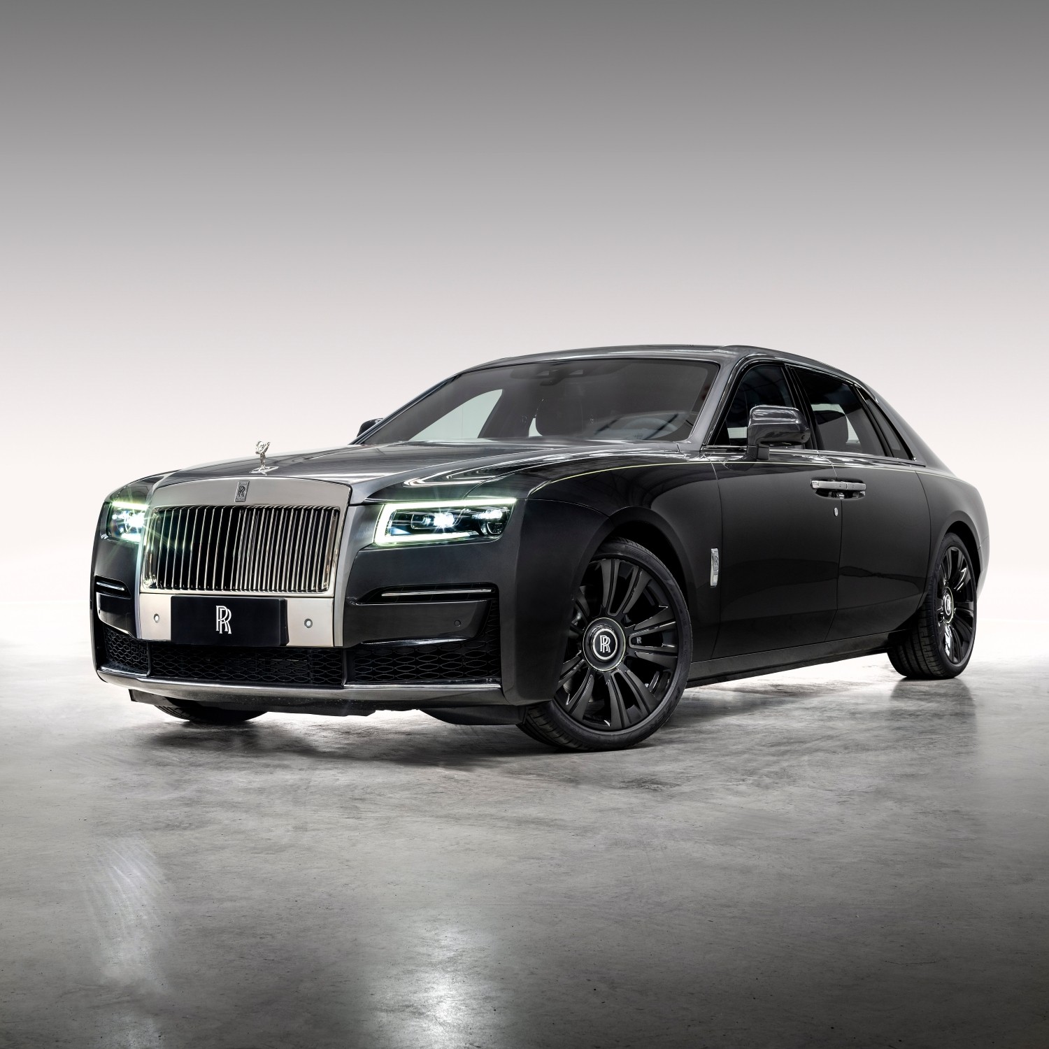 Build Your Custom Rolls-Royce Ghost | Rolls-Royce Motor Cars Paramus